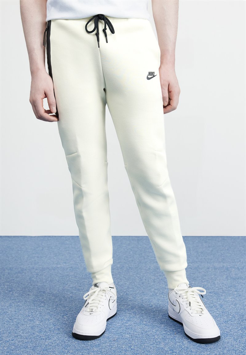 Nike Sportswear Jggr Jogginghose Sea Glass Black Offwhite Zalando De