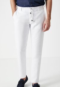 BORIS BECKER Pantaloni - white/bianco - (Second hand) - Zalando.it