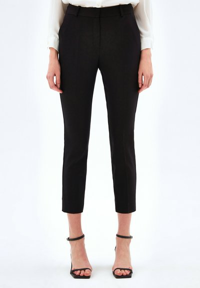 Caroll FASHION ELEGANT MODERN CAPRI - Broek - noir/zwart - Zalando.be