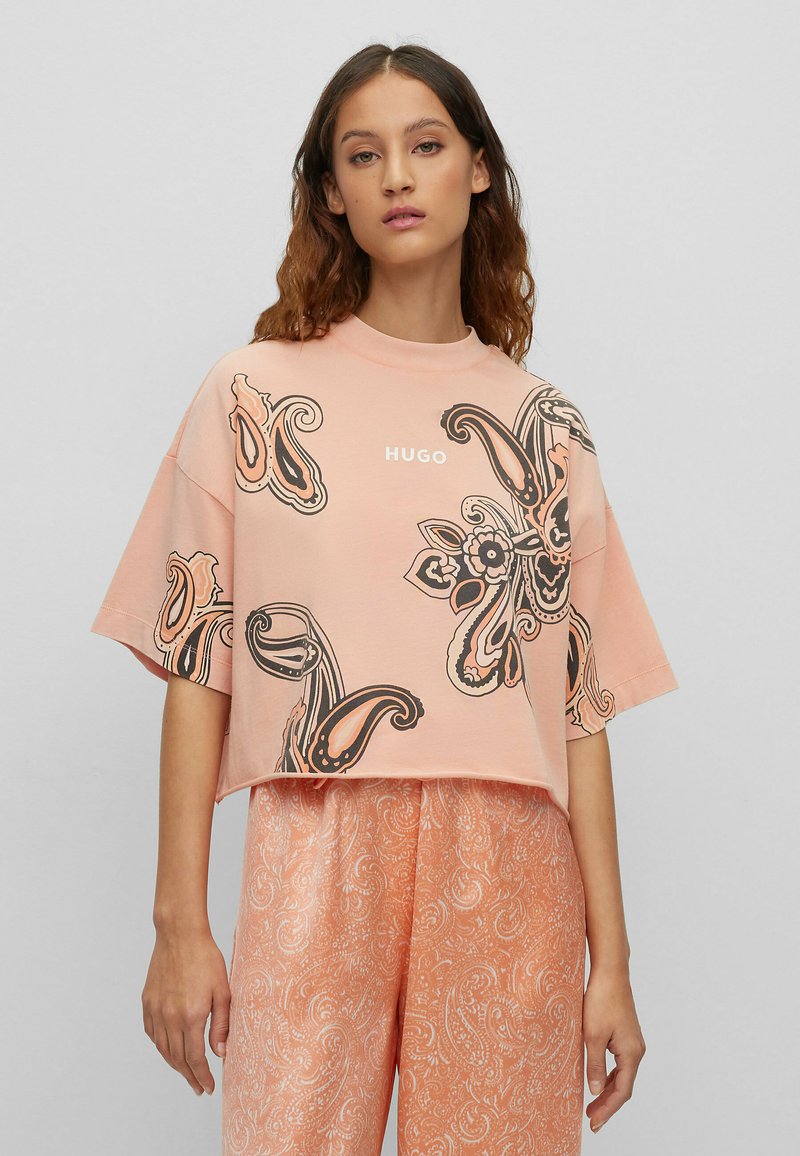 HUGO CROPPED - T-Shirt print - light orange/orange - Zalando.ch