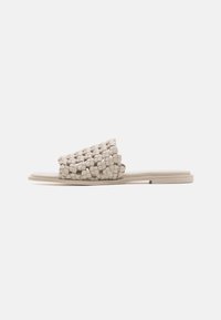 Calvin Klein FLAT SLIDE LATT - Pantolette flach - sand pebble/offwhite ...