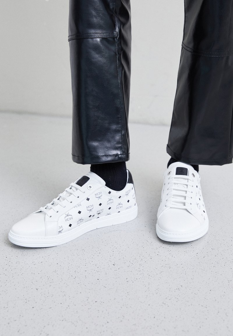 MCM TERRAIN DERBY - Trainers - white - Zalando.co.uk