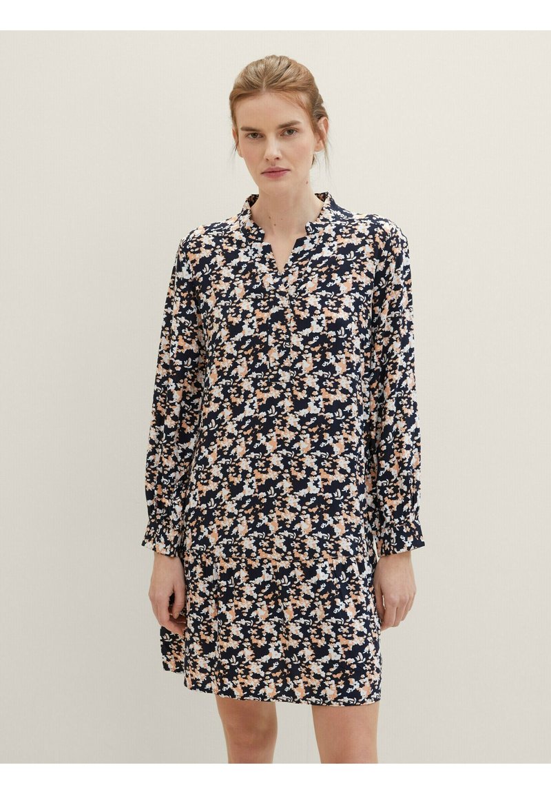 TOM TAILOR MIT LIVAECO BY BIRLA CELLULOSE - Freizeitkleid - coral cut ...