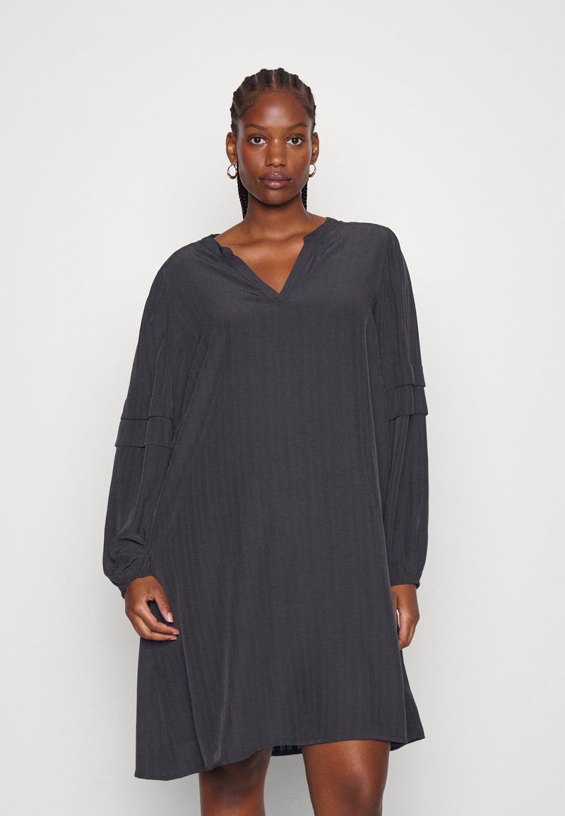 Kaffe Curve HELLA DRESS - Jurk - black deep/zwart - Zalando.nl