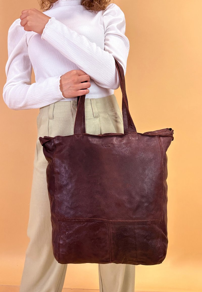 Gusti Leder SHOPPER CHRISTINE - Tote bag - braun/mottled brown - Zalando.ie