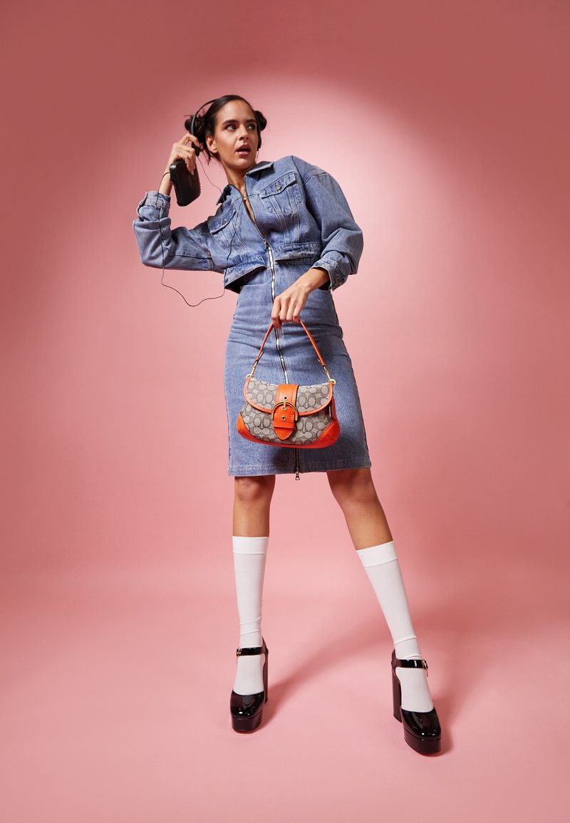 COACH SIGNATURE SOHO BAG - Handtas - sun orange/oranje - Zalando.nl