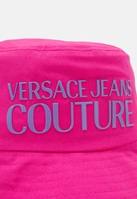 Versace Jeans Couture BUCKET HAT UNISEX - Hat - fuxia/pink - Zalando.co.uk