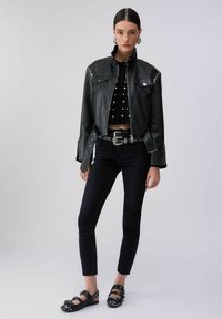 LIU JO WITH DETACHABLE SLEEVES - Keinonahkatakki - black/musta - Zalando.fi