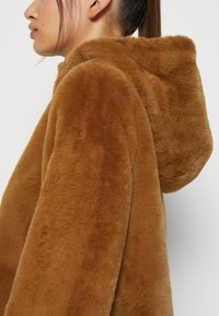 Vero Moda Winterjas - rubber/beige - Zalando.nl