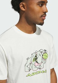 adidas Performance DAWG IN EM T - Print T-shirt - off white/off-white ...