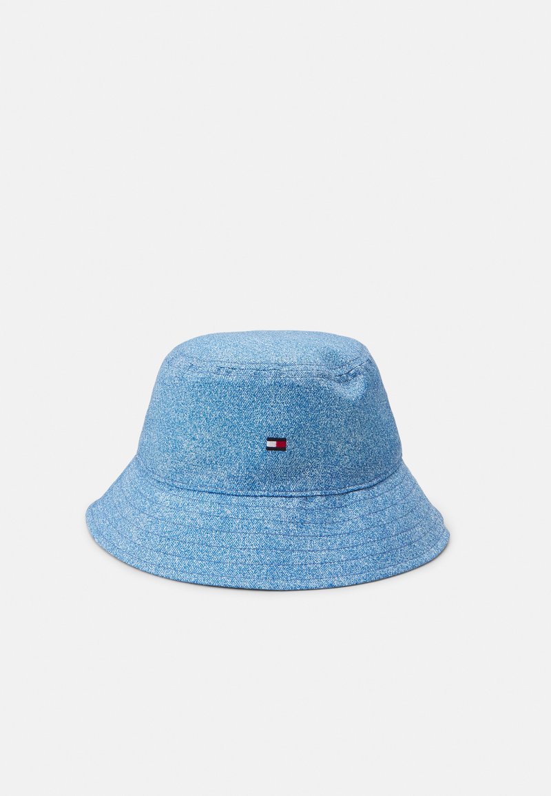 Tommy Hilfiger SMALL FLAG BUCKET HAT UNISEX - Hat - denim light/light ...