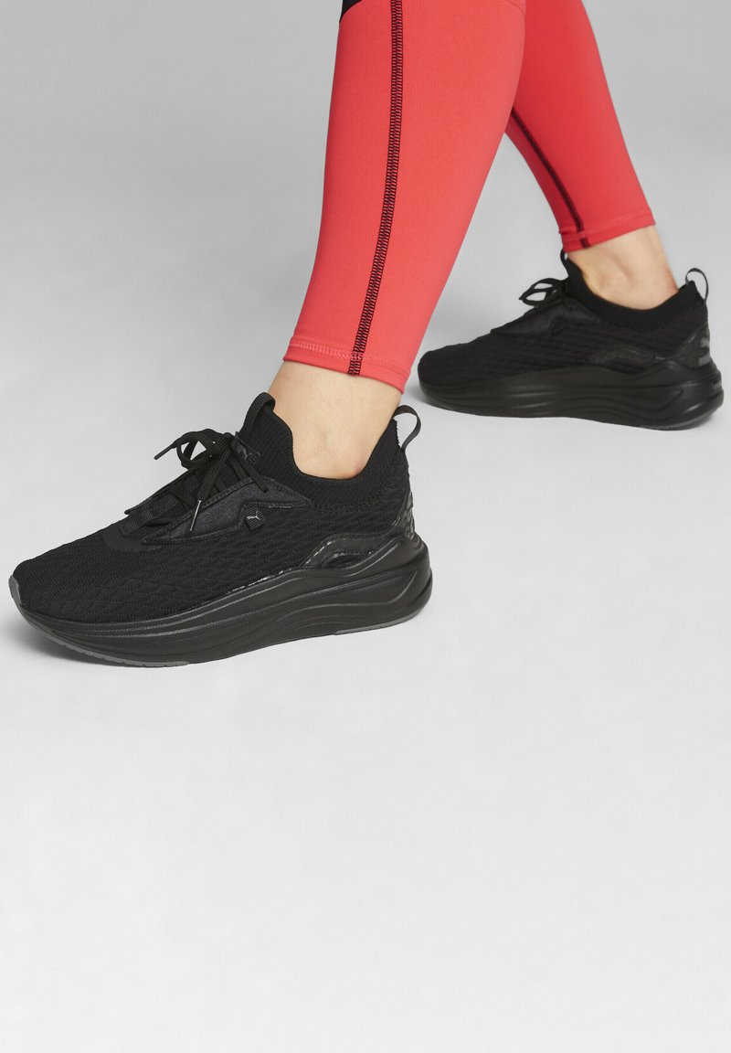 Puma SOFTRIDE STAKD PREMIUM LAUF - Road running shoes - black cool/dark ...