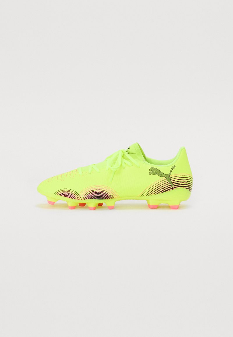 Puma FUTURE 8 PLAY - Botines de fútbol para terreno firme - yellow ...