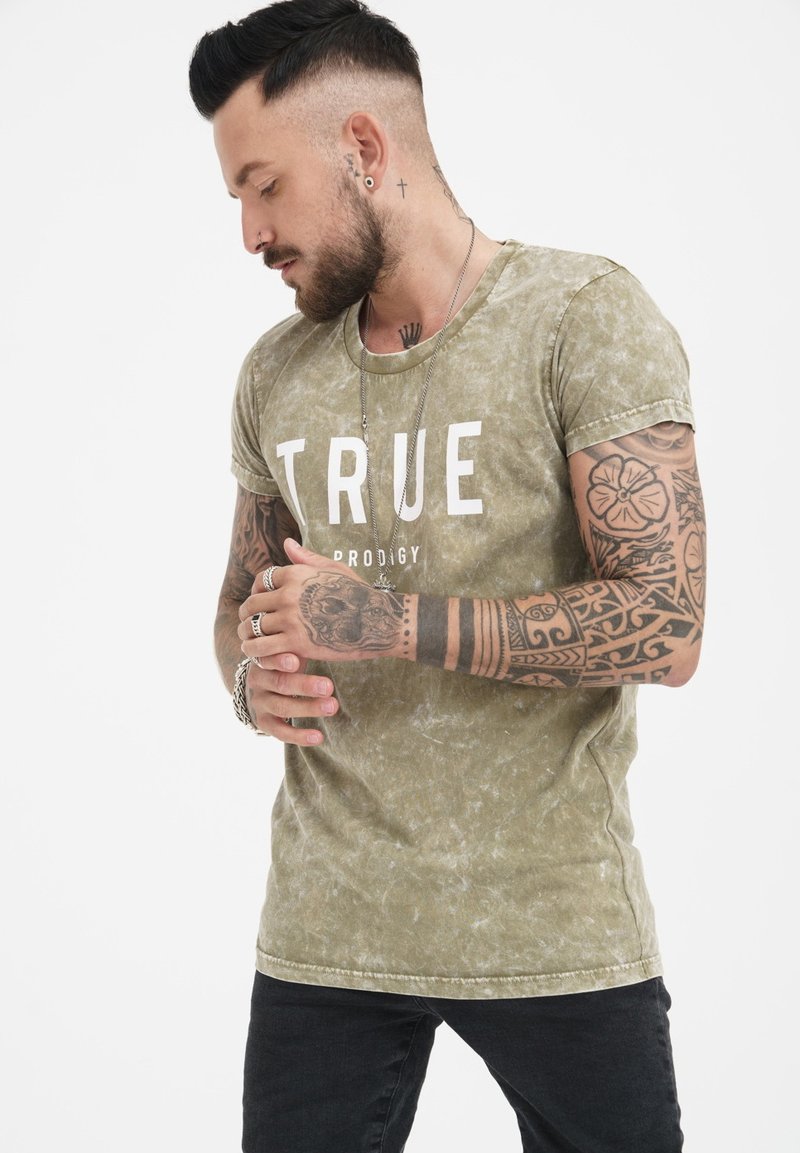 Trueprodigy MIT COOLEM - T-Shirt print - khaki - Zalando.de