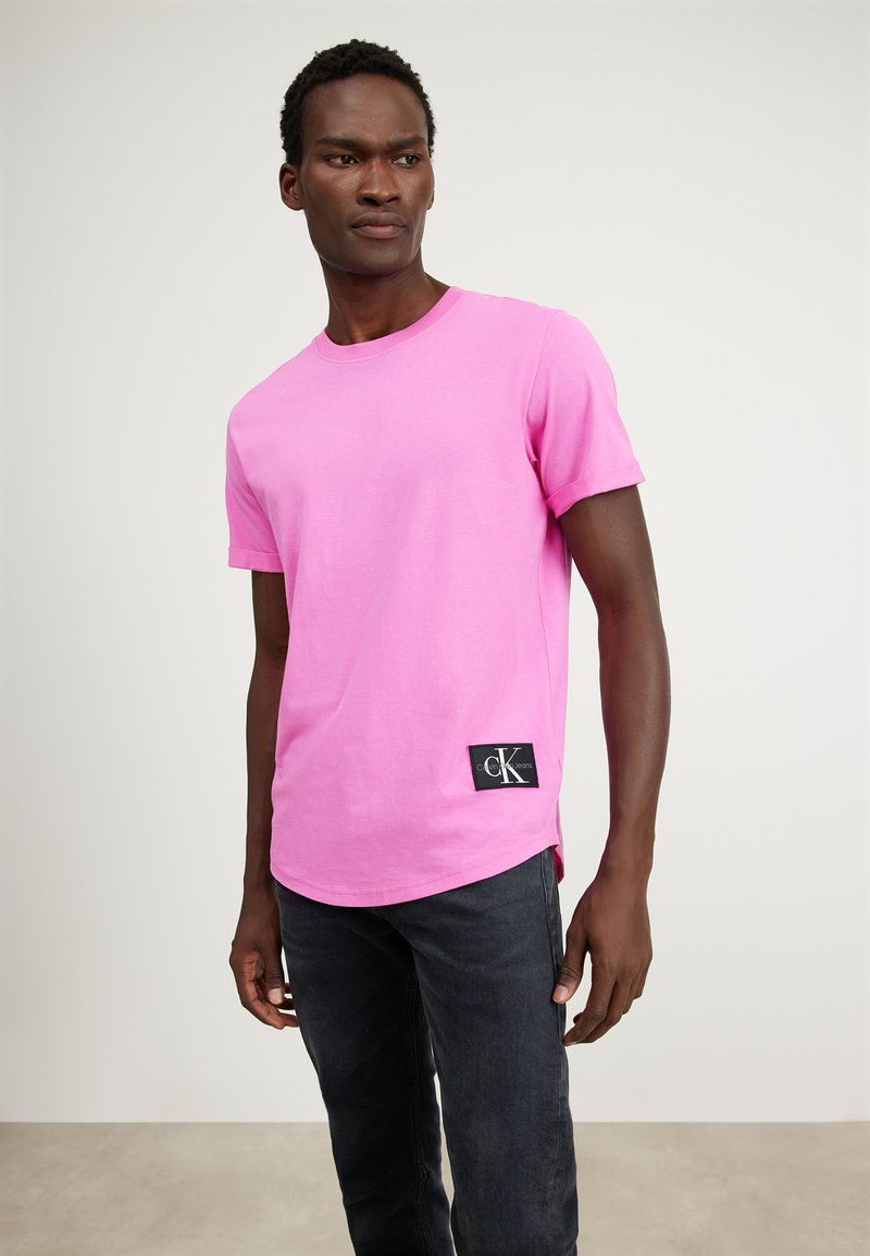 Calvin Klein Jeans Badge Turn Up Sleeve Základné Tričko Pink Amour