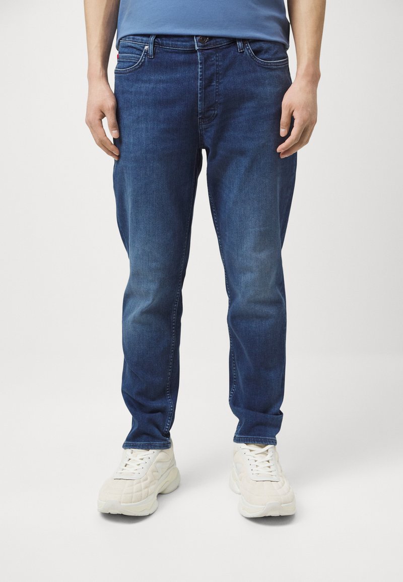 HUGO HUGO - Jeans Tapered Fit - medium blue/blue denim - Zalando