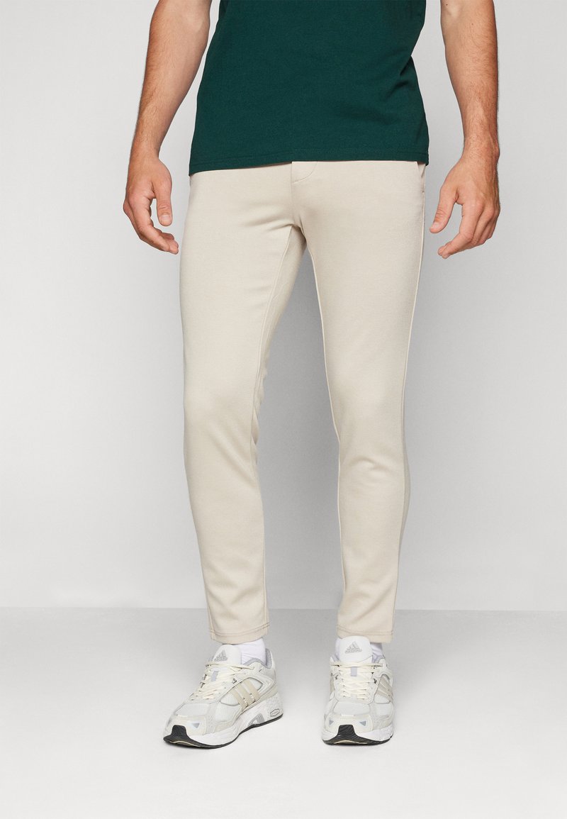 Pier One COMFORT CHINO - Chinos - tan - Zalando.se
