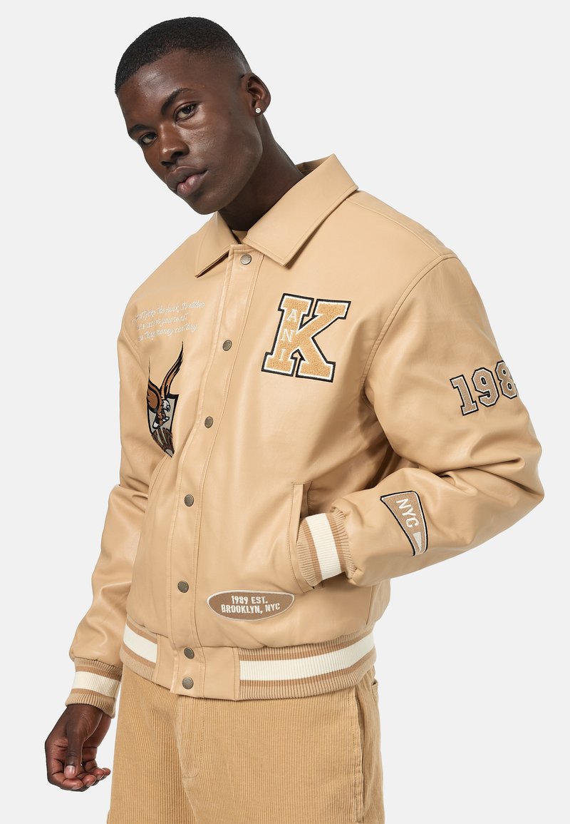 Karl Kani Retro Patch College Jacket Keinonahkatakki Sandhiekka Zalandofi
