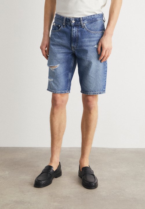 Calvin Klein Jeans SLIM - Jeans Shorts - denim light/light-blue denim ...