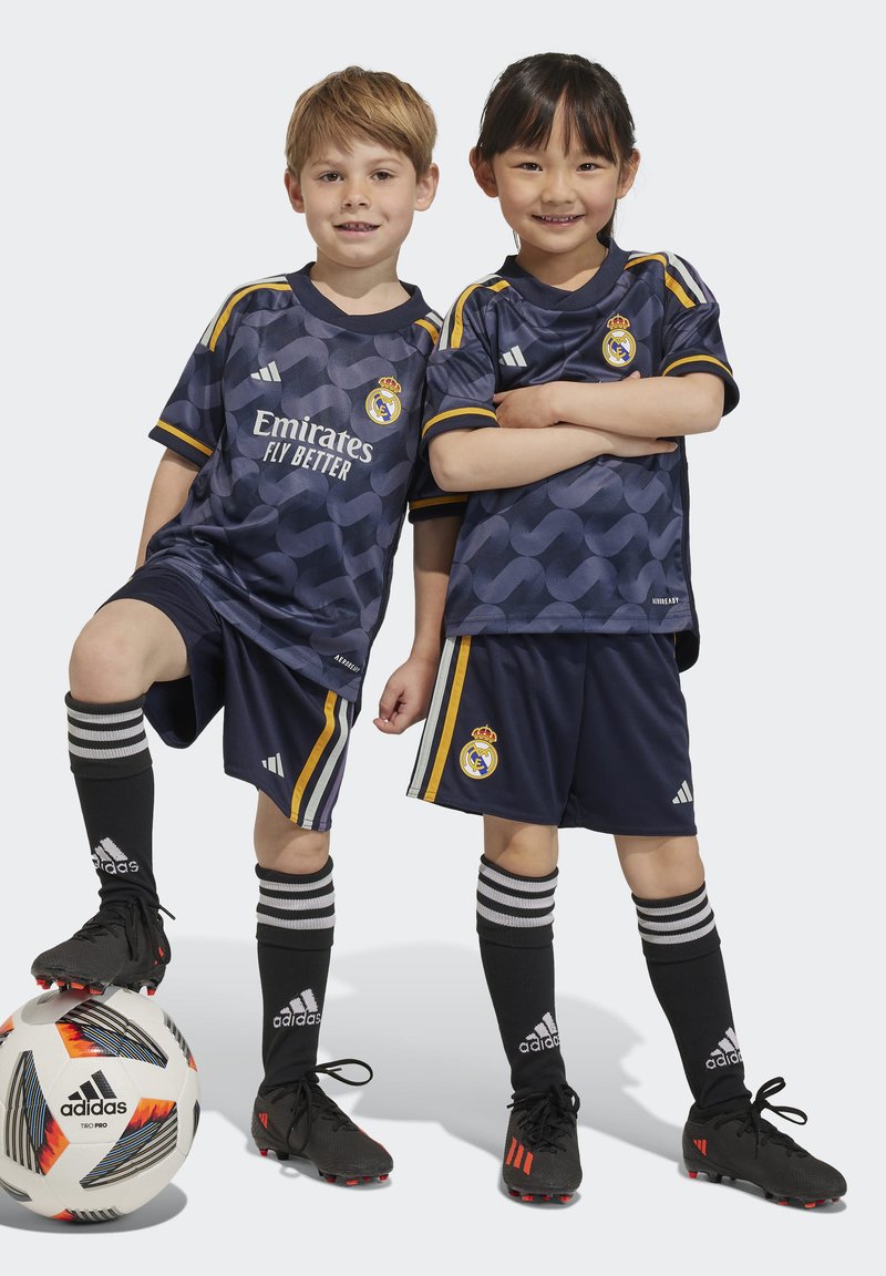 adidas Performance REAL MADRID AWAY MINI - Echipament cluburi fotbal ...