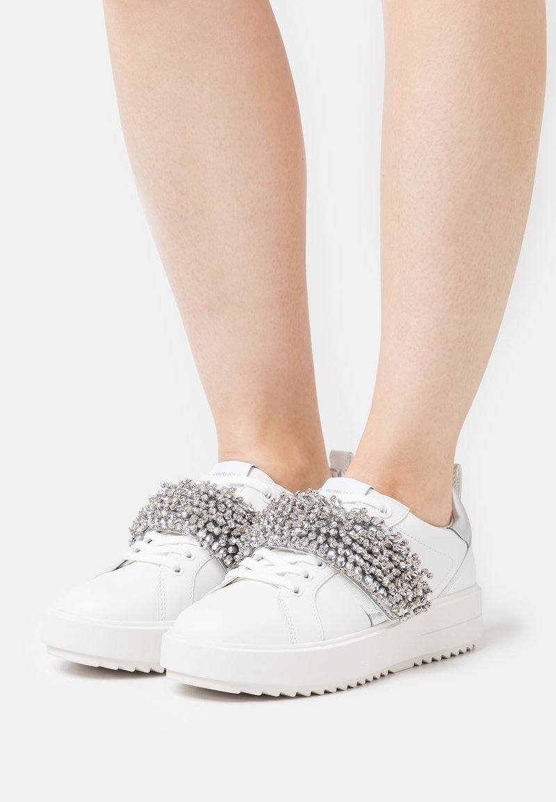 MICHAEL Michael Kors EMMETT STRAP LACE UP - Tenisky - white/bílá ...