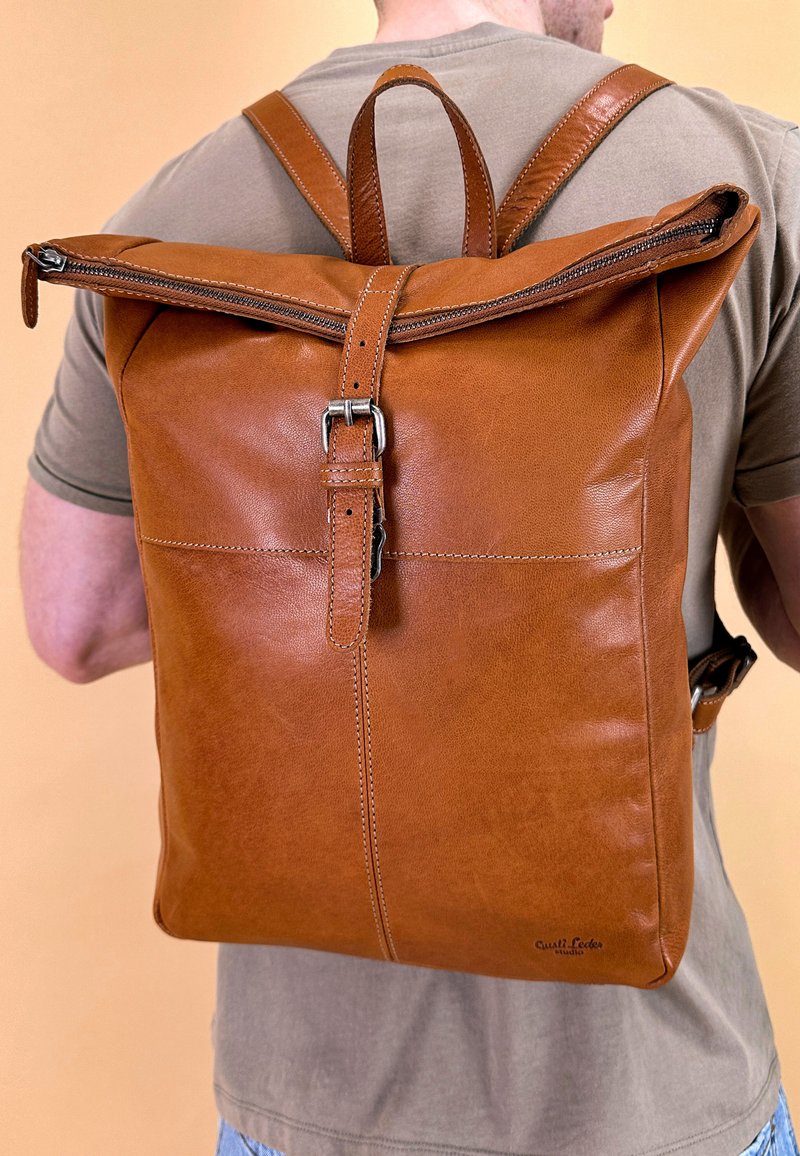 Gusti Leder VALJA - Tagesrucksack - braun - Zalando.ch