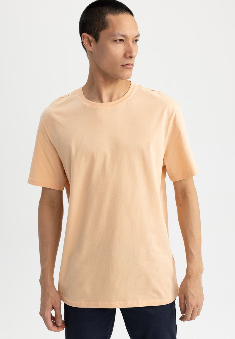 DeFacto NEW REGULAR FIT - T-Shirt basic - orange/lachs - Zalando.de