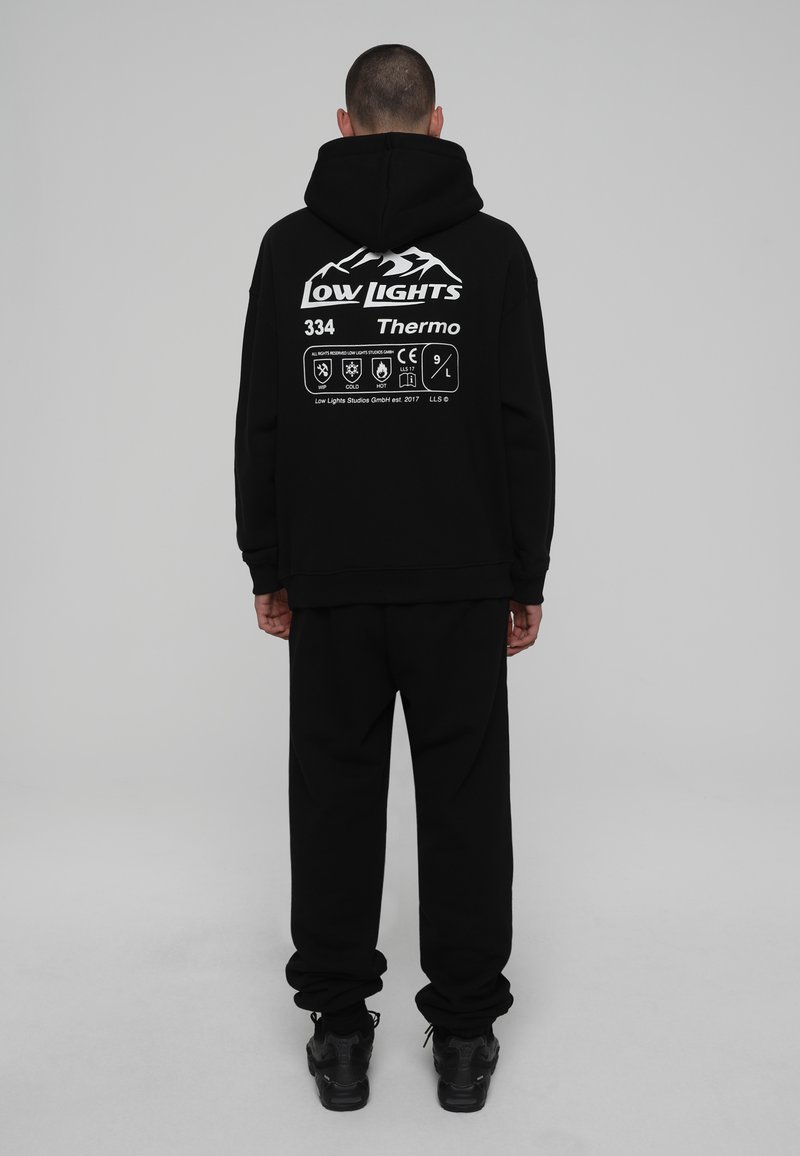 LOW LIGHTS STUDIOS® THERMO ZIP HOODIE - Sweatjakke - black/svart ...