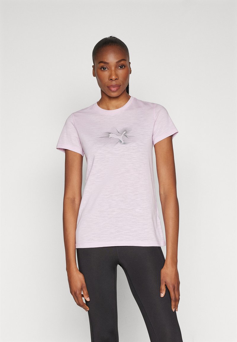 Puma WOMEN’S GRAPHIC RADIANT RUN TEE - Nyomott mintás póló - grape mist ...