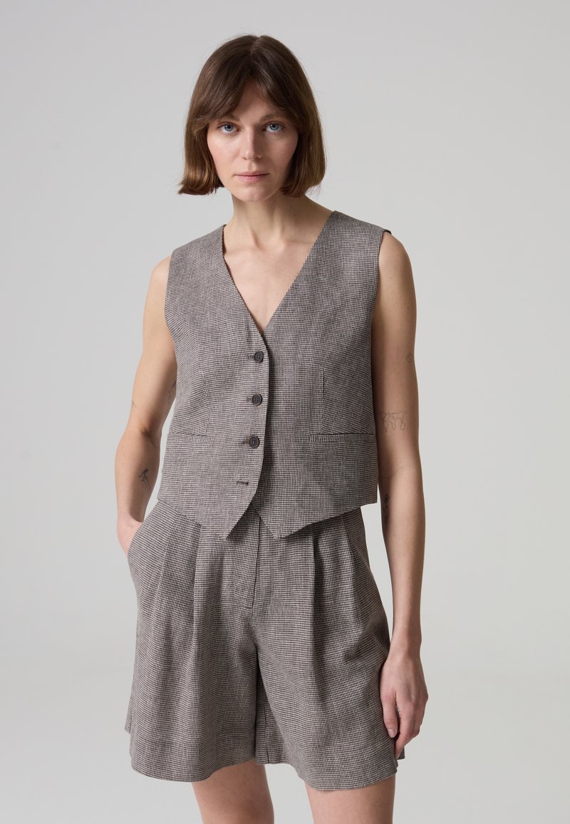 PIOMBO CONTEMPORARY SINGLE-BREASTED WITH MICRO HOUNDSTOOTH PATTERN ...