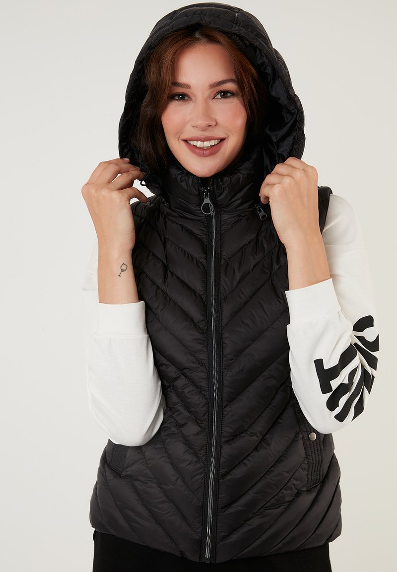 LELA REGULAR FIT - Weste - black/schwarz - Zalando.at