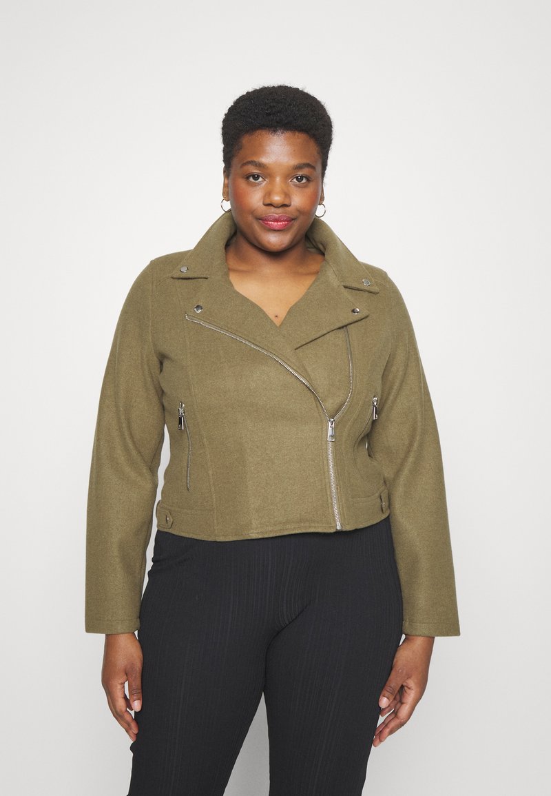 Vero Moda Curve SHORT BIKER JACKET - Bomberjacka - capers/mörkgrön ...