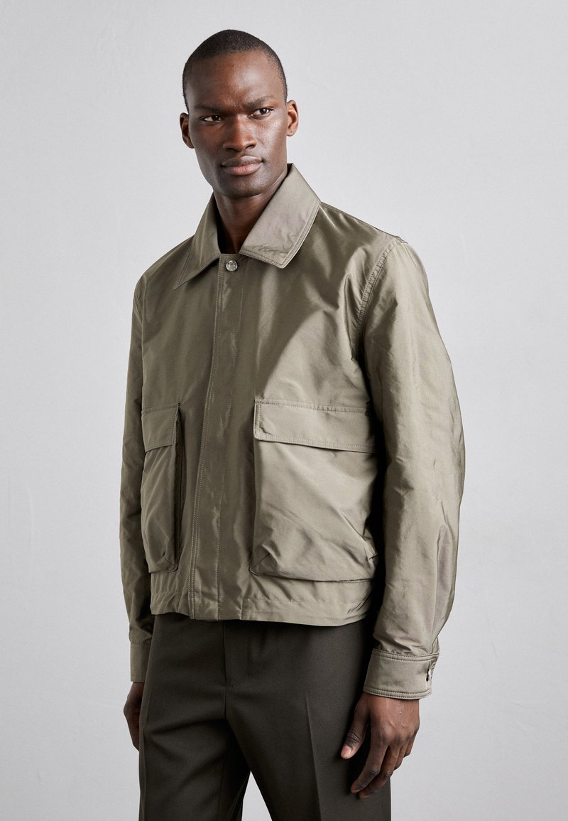 Filippa K BOXY CASUAL JACKET - Summer jacket - dark sage/brown - Zalando.de
