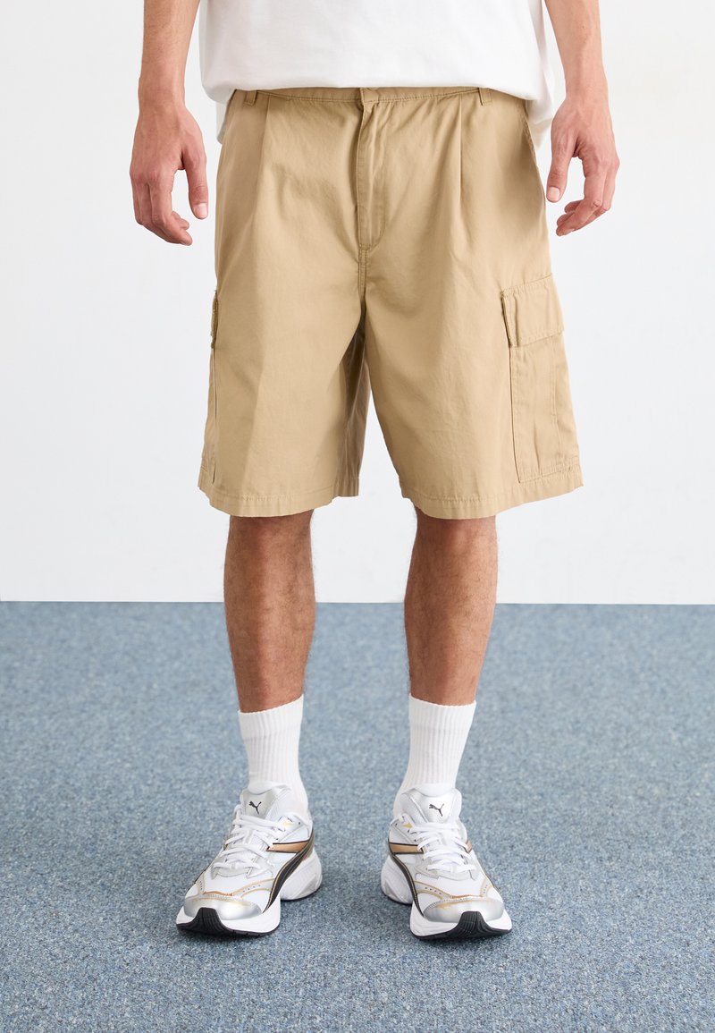 Carhartt WIP COLE CARGO - Shorts - sable rinsed/beige - Zalando