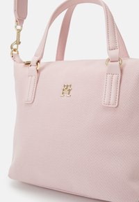 Tommy Hilfiger POPPY SMALL TOTE - Handtasche - whimsy pink/rosa ...