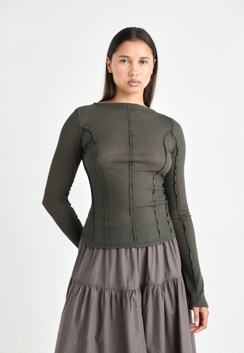 Weekday LORA TURN MOCKNECK - Topper langermet - khaki green/khaki ...