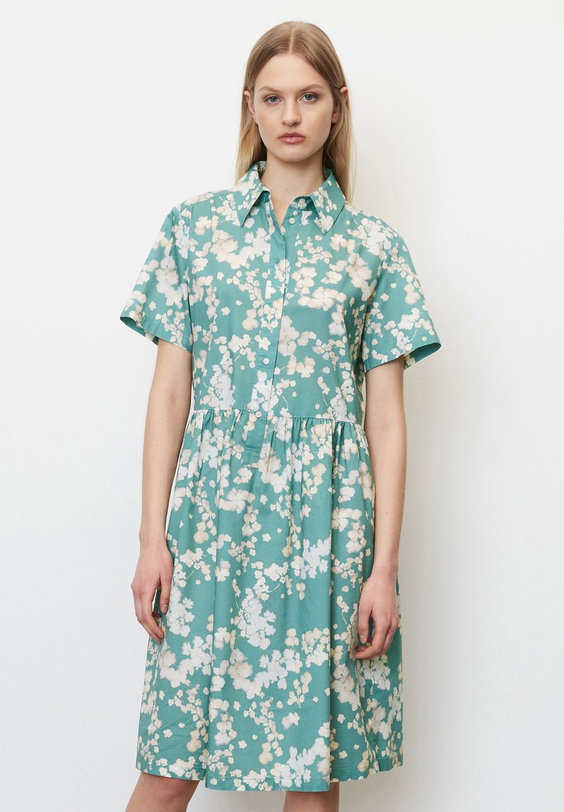 Marc O'Polo STYLE FEMININE GATHERING MODERN STYLE - Robe chemise - blue ...