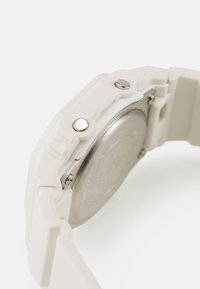 G-SHOCK RADIO CONTROLLED - Digital watch - white - Zalando.co.uk