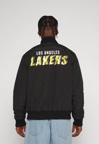 New Era NBA LOS ANGELES LAKERS SCRIPT BOMBER JACKET ...