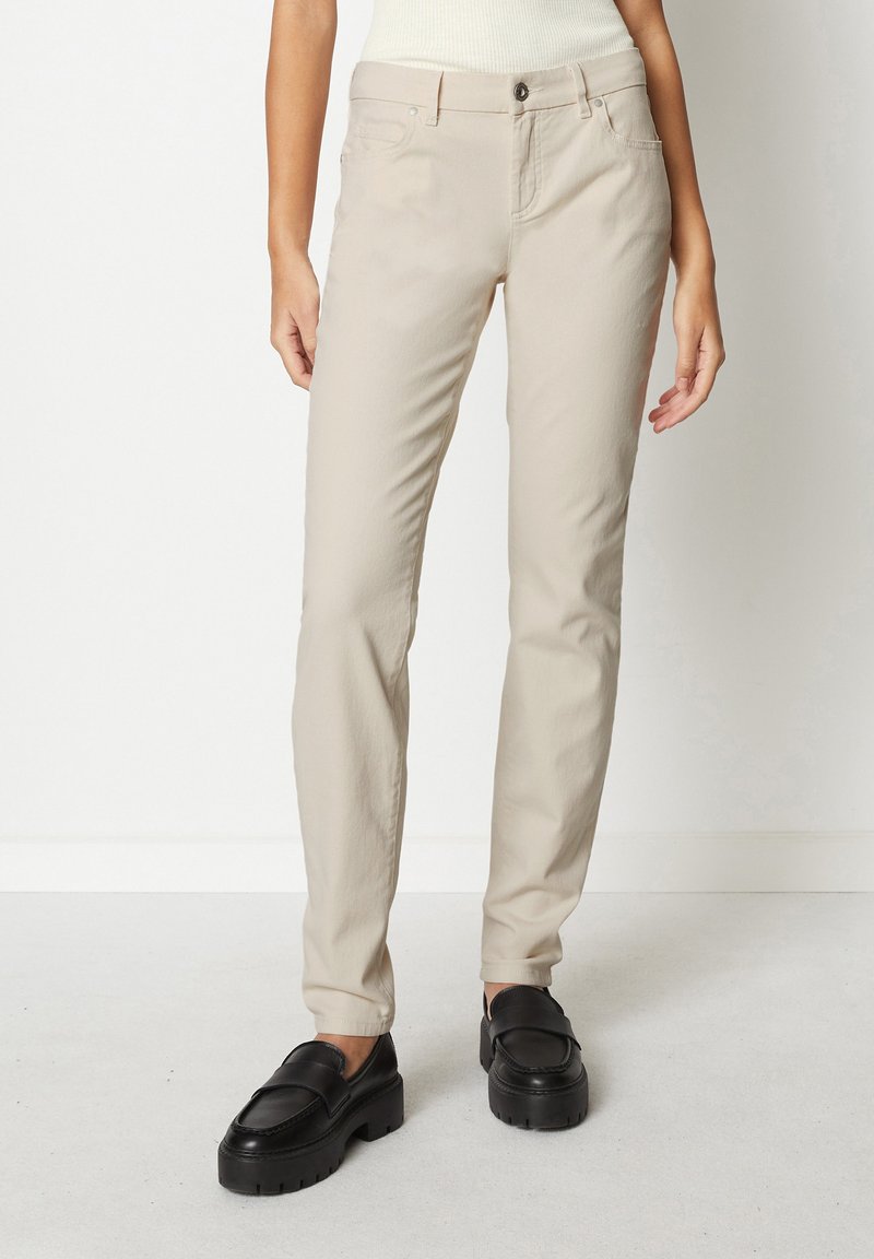 Marc O'Polo MODELL ALBY - Slim fit jeans - chalky sand/beige - Zalando.be