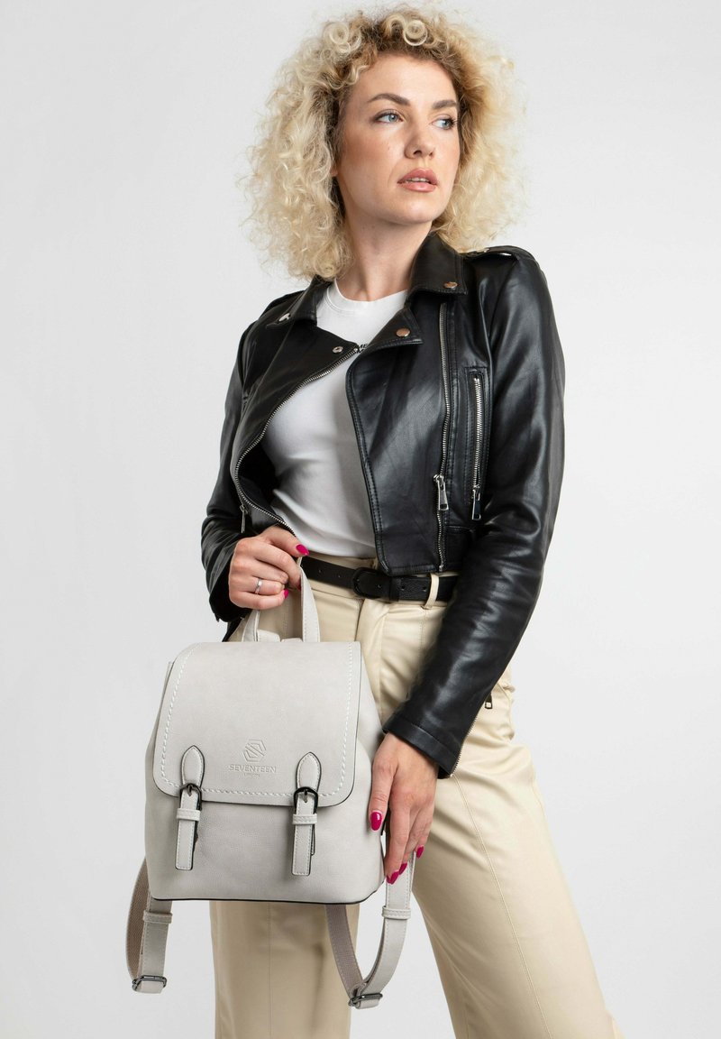 SEVENTEEN LONDON KENSINGTON BACKPACK - Rucksack - light grey - Zalando ...