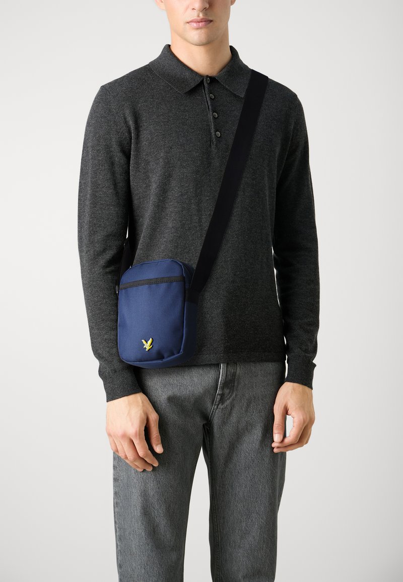 Lyle & Scott CROSS BODY UNISEX - Cross body bag - navy/dark blue ...
