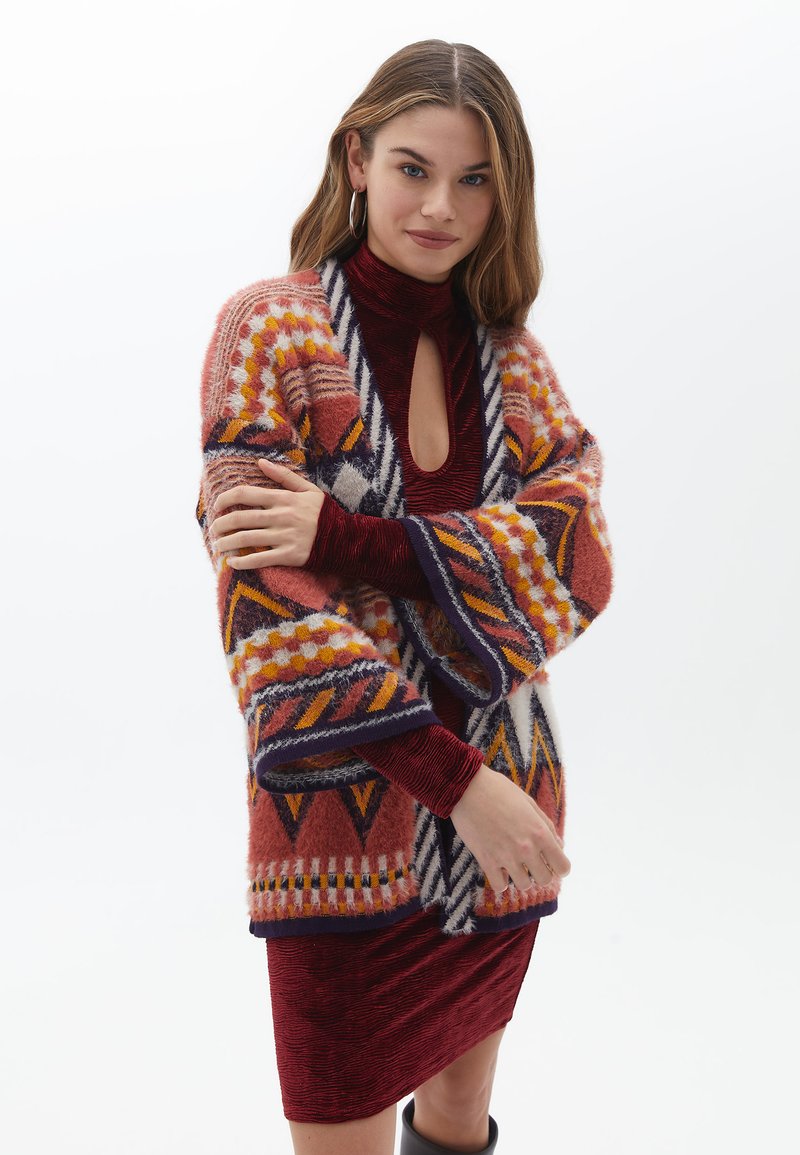 OXXO MIT MODISCHER MUSTERUNG - Strickjacke - mix color/mehrfarbig ...