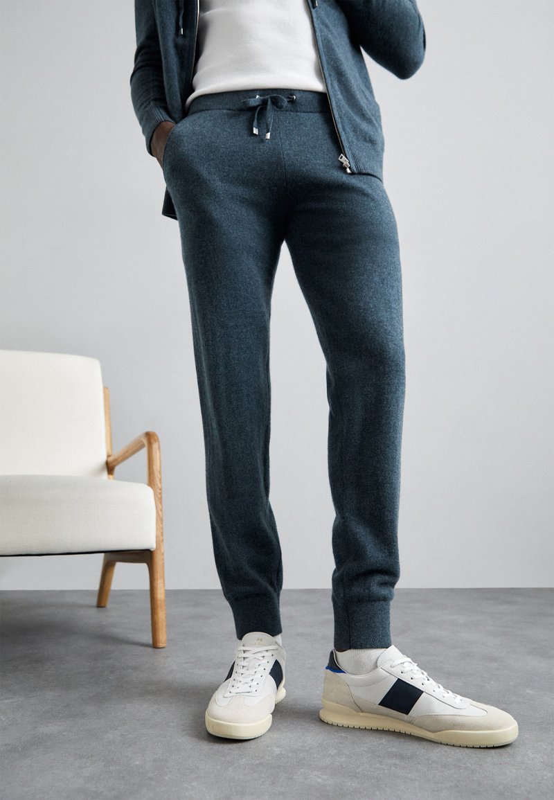 Ron Dorff Tracksuit bottoms - dark sage/green - Zalando.de