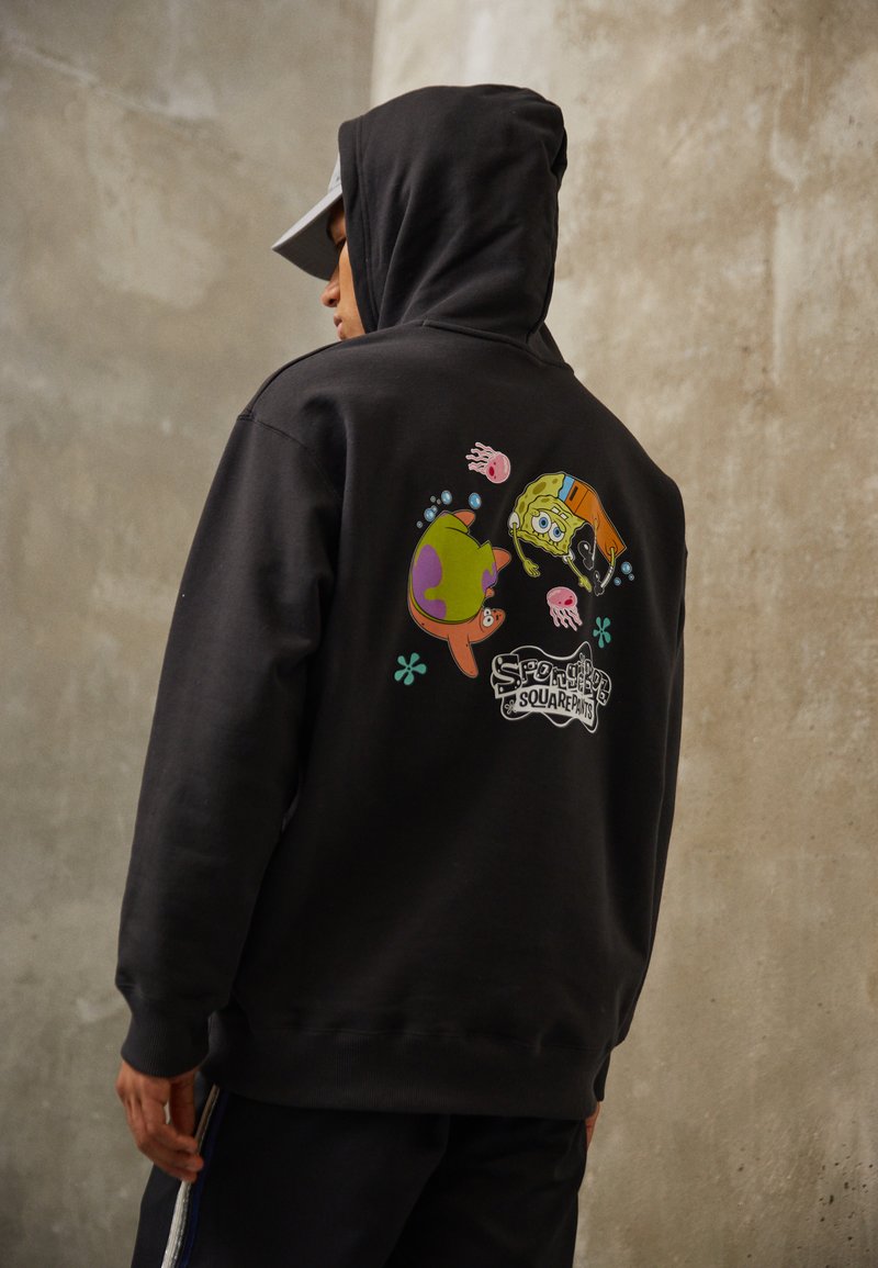 Puma SPONGEBOB GRAPHIC HOODIE - Sweater - black/zwart - Zalando.nl