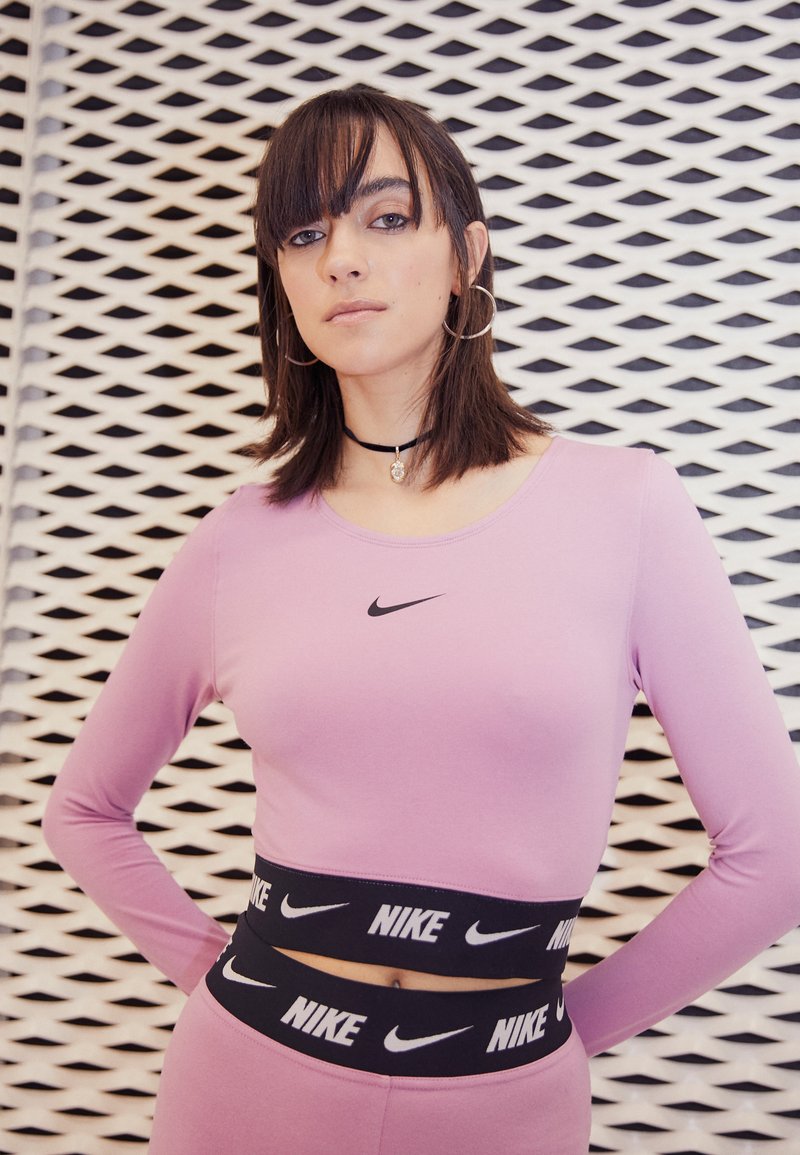Nike Sportswear CROP TAPE - Long sleeved top - orchid black/pink ...