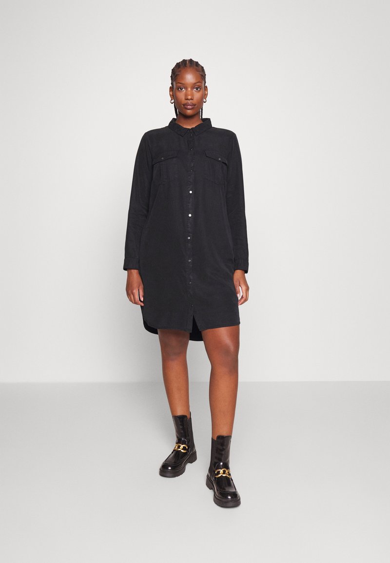 Vero Moda Curve VMSILA SHORT DRESS - Dongerikjole - black/svart ...
