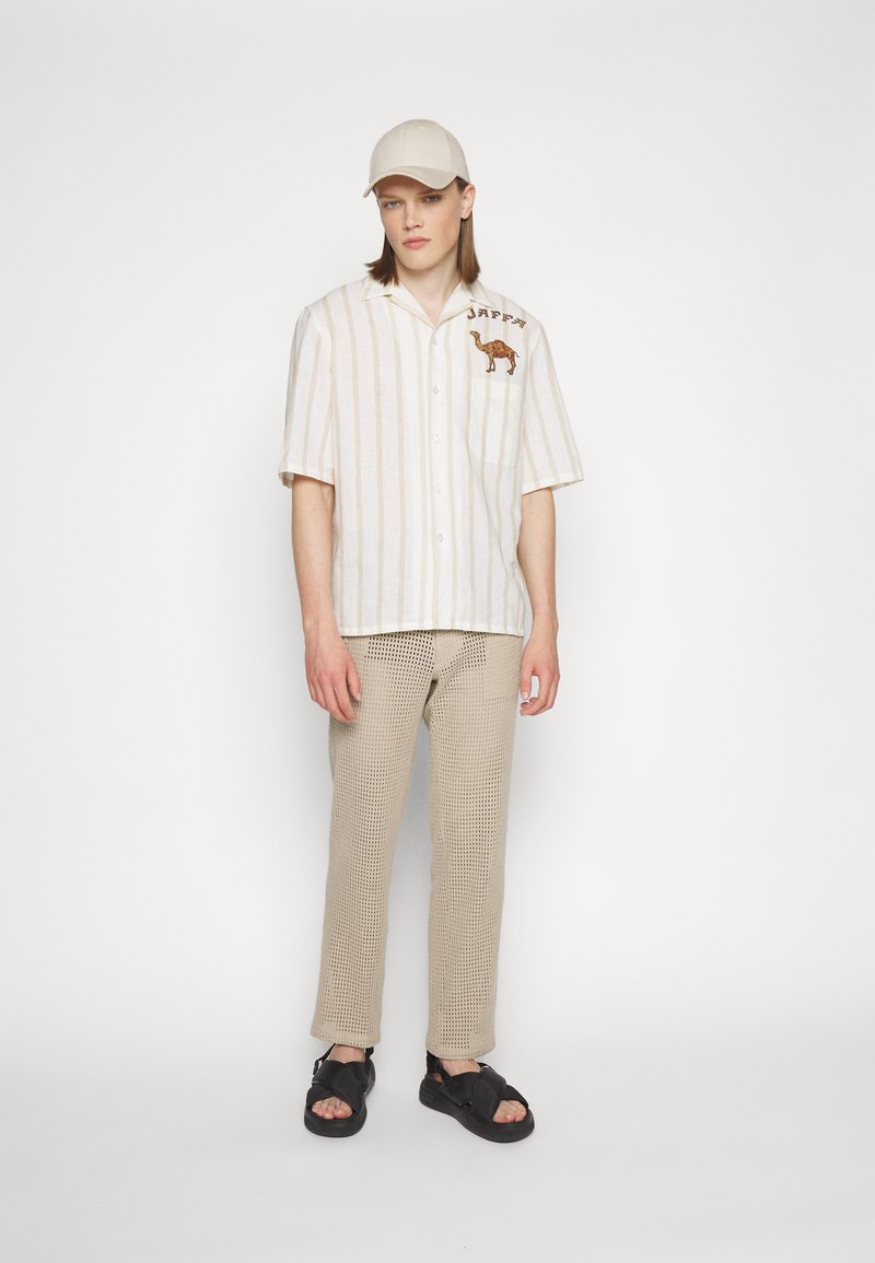 HOUSE OF JAFFA CAMEL EMBROIDERY UNISEX - Shirt - white/beige/white ...