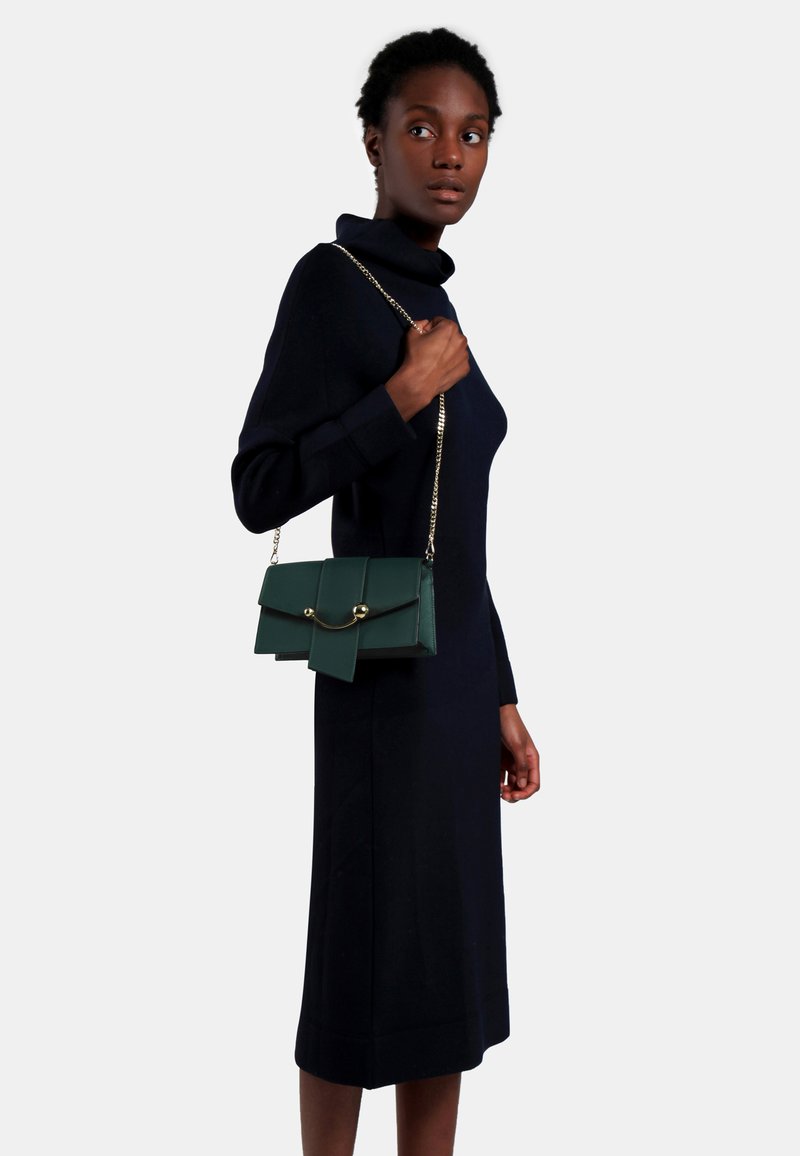 Strathberry MINI CRESCENT - Handtasche - bottle green/tanne - Zalando.de