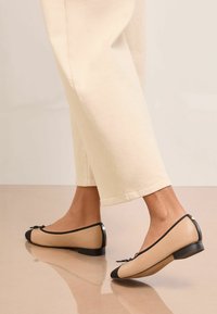 Lipsy WIDE FIT - TOE CAP - Bailarinas - camel/beige - Zalando.es